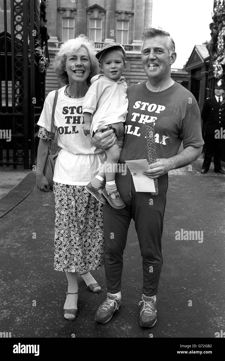 Dunferline West MP Dick Douglas gets support from his wife Jean and ...