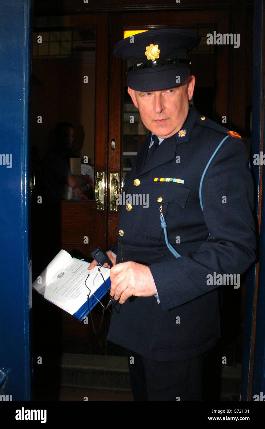 Inspector Dan Quill, head of the investigation into a bus accident on ...