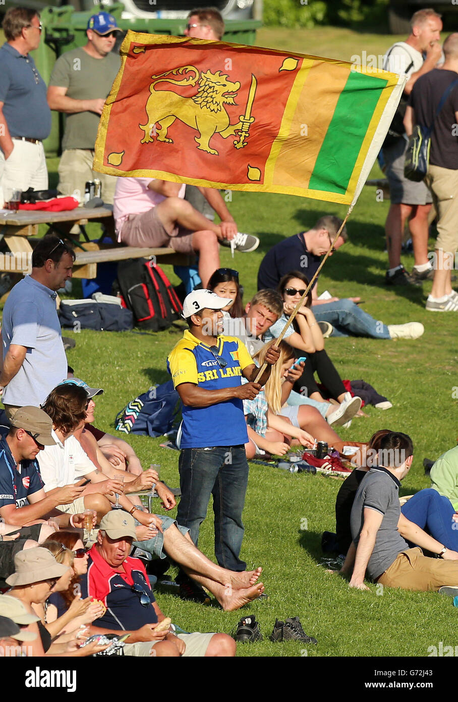 Sri lanka cricket flag hi-res stock photography and images - Alamy