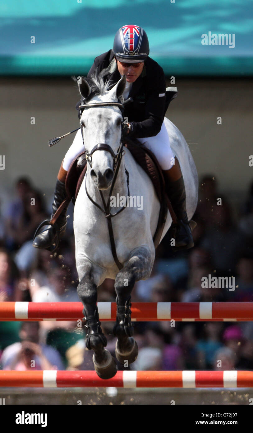 Stapleton castle hi-res stock photography and images - Alamy