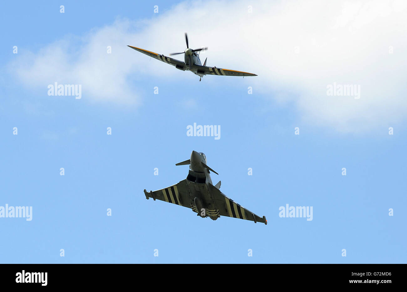 D day invasion stripes hi-res stock photography and images - Alamy