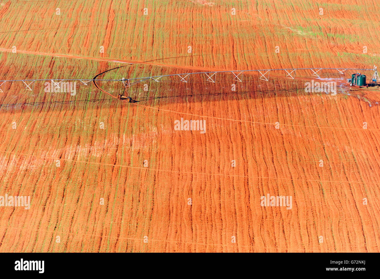 Pivot feeding hi-res stock photography and images - Alamy