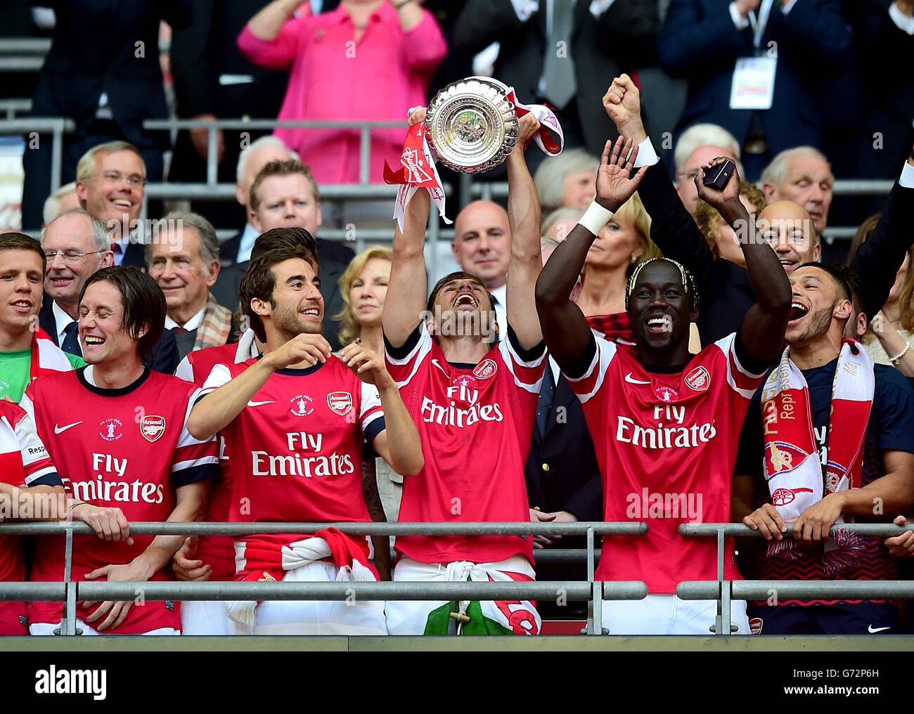 Arsenals aaron ramsey lifts the fa cup trophy hi-res stock photography ...