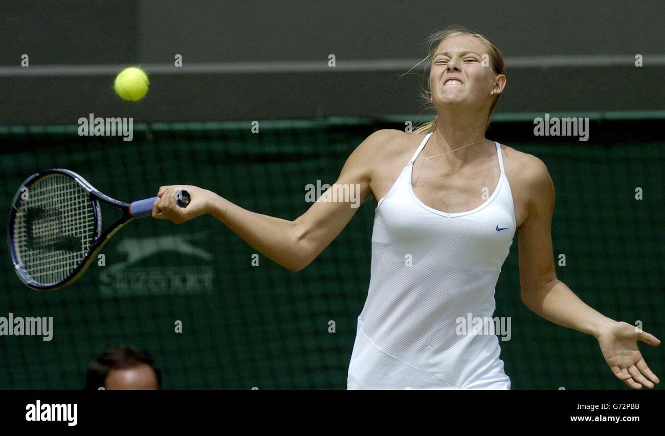 Maria Sharapova Wimbledon 2004 High Resolution Stock Photography and ...