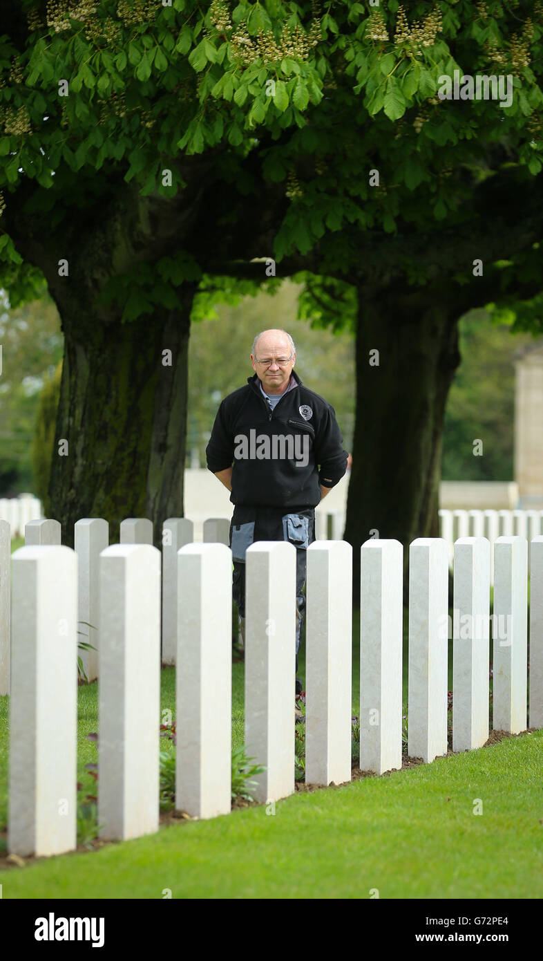Myles Hunt Gardener Caretaker 1st Class at Bayeux War Cemetery in ...