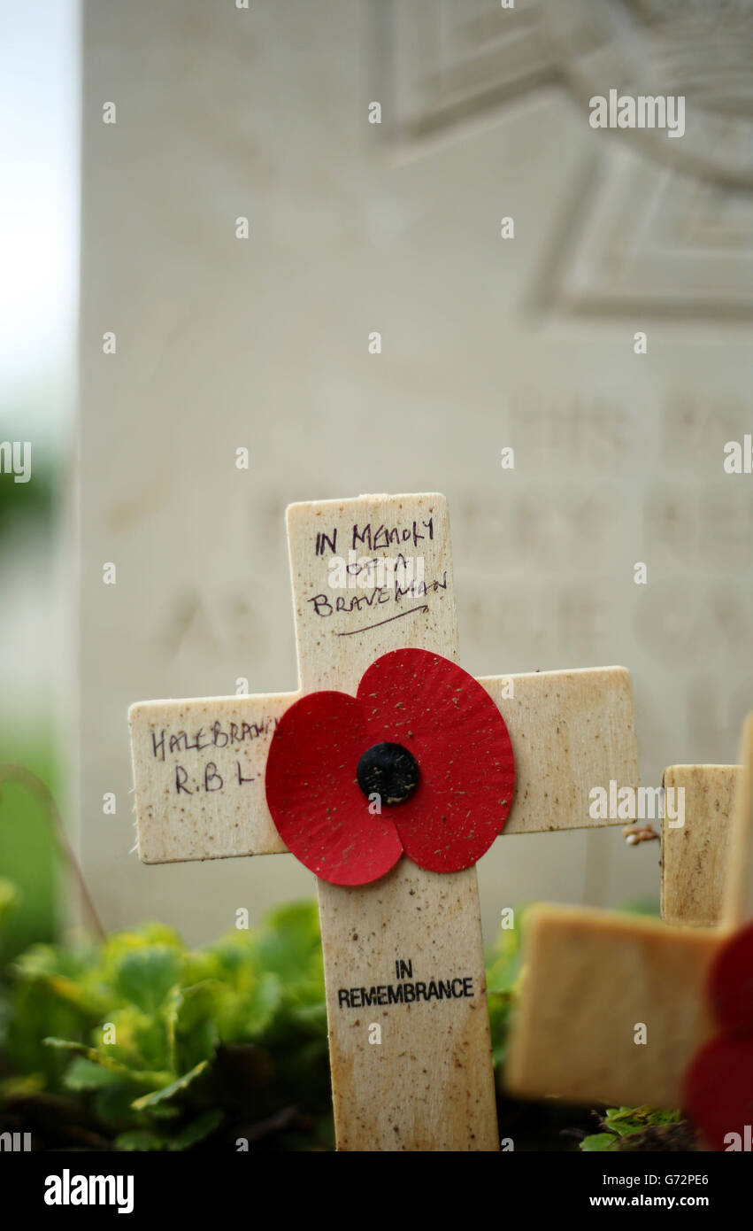 Tributes at the headstone of Victoria Cross winner Corporal Sidney ...
