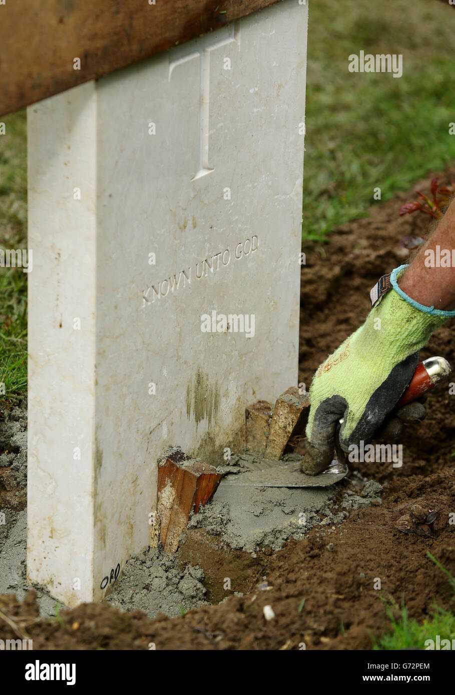 Myles Hunt Gardener Caretaker 1st Class at Bayeux War Cemetery in ...