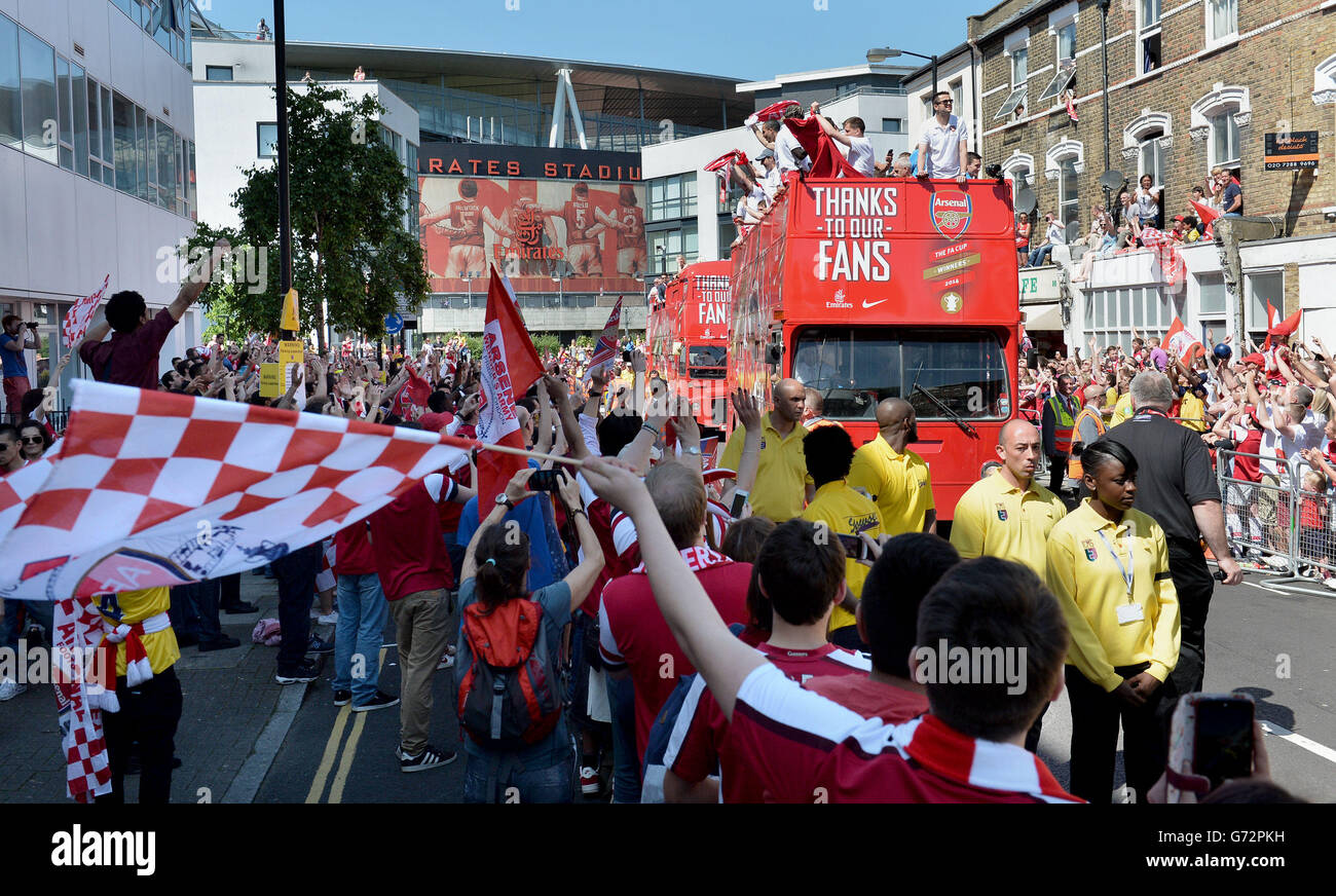 Fa cup winners bus hi-res stock photography and images - Alamy