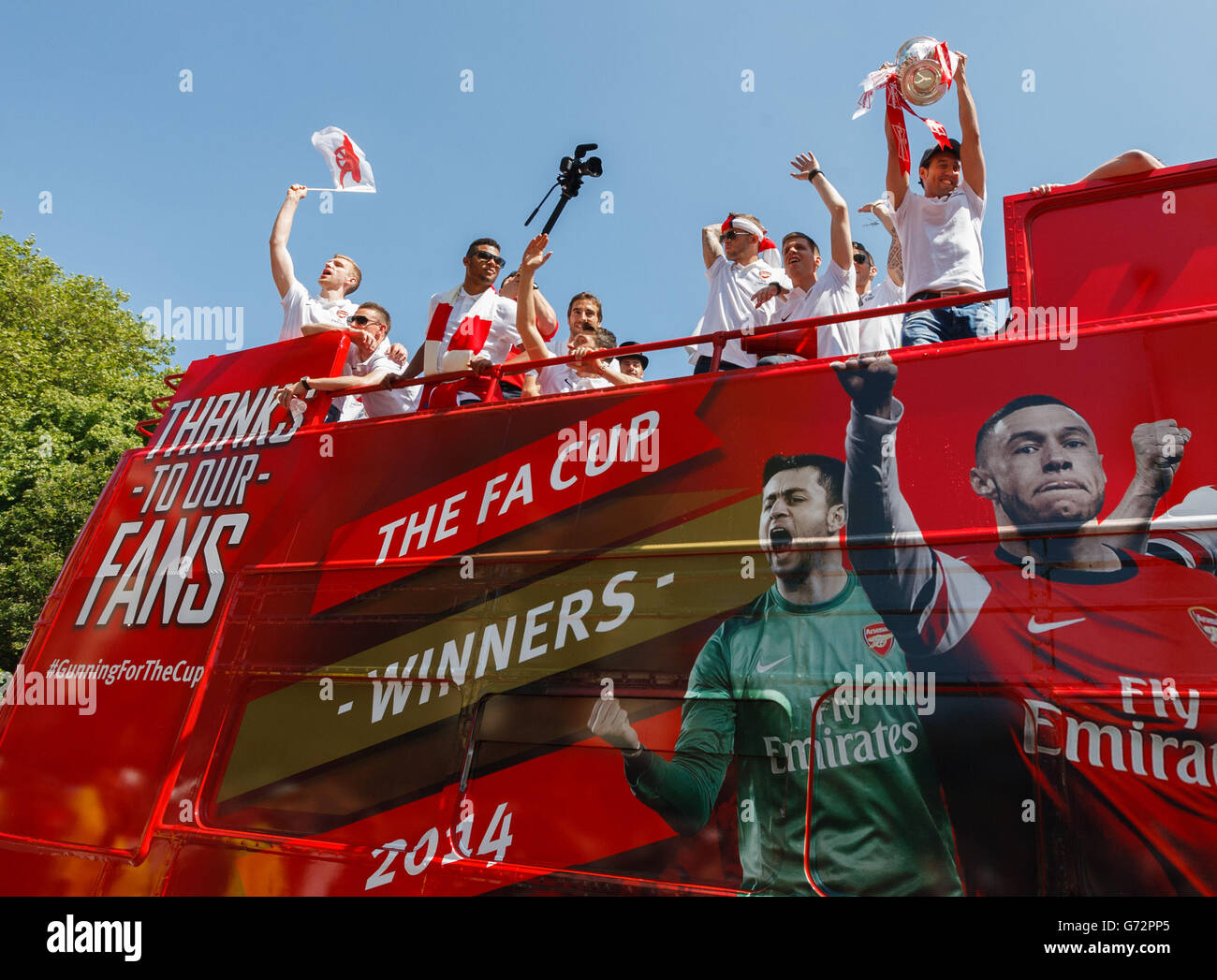Arsenal winners parade hi-res stock photography and images - Alamy