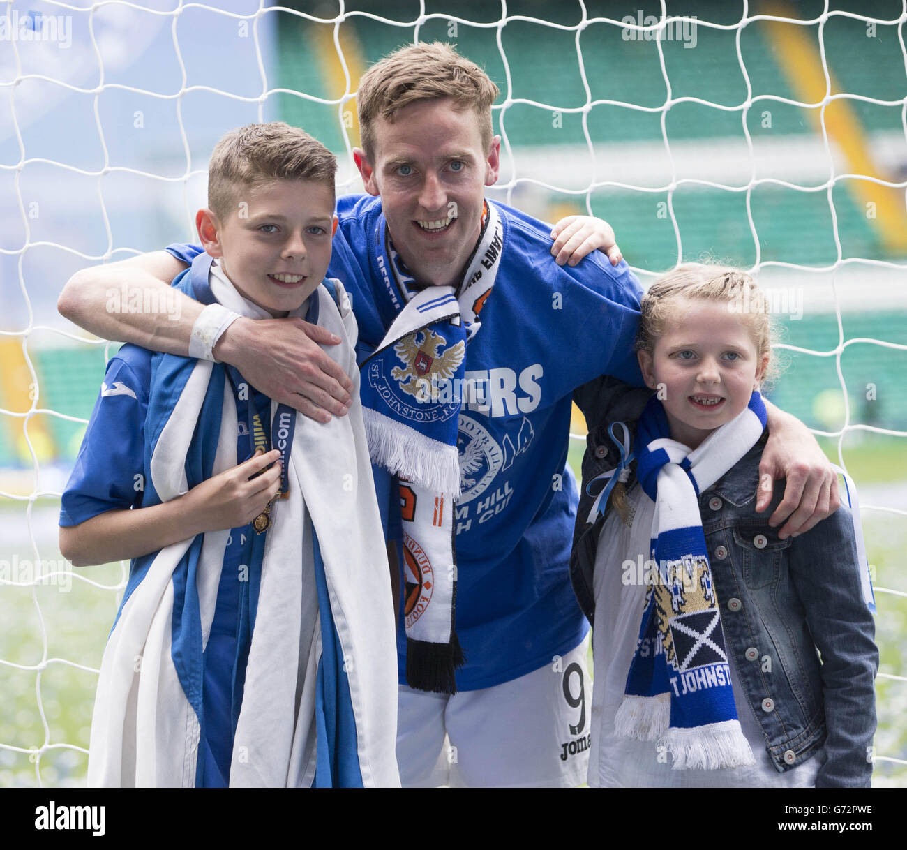 St johnstones steven maclean and his family hi-res stock photography ...