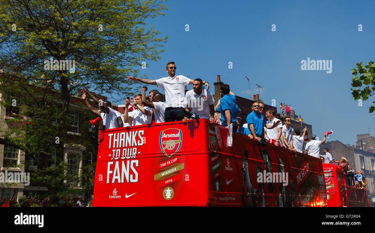 Fa cup winners bus hi-res stock photography and images - Alamy