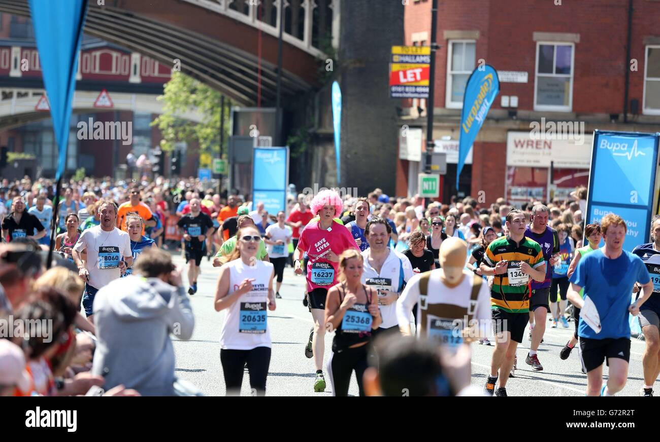 Athletics bupa great manchester run hi-res stock photography and images ...