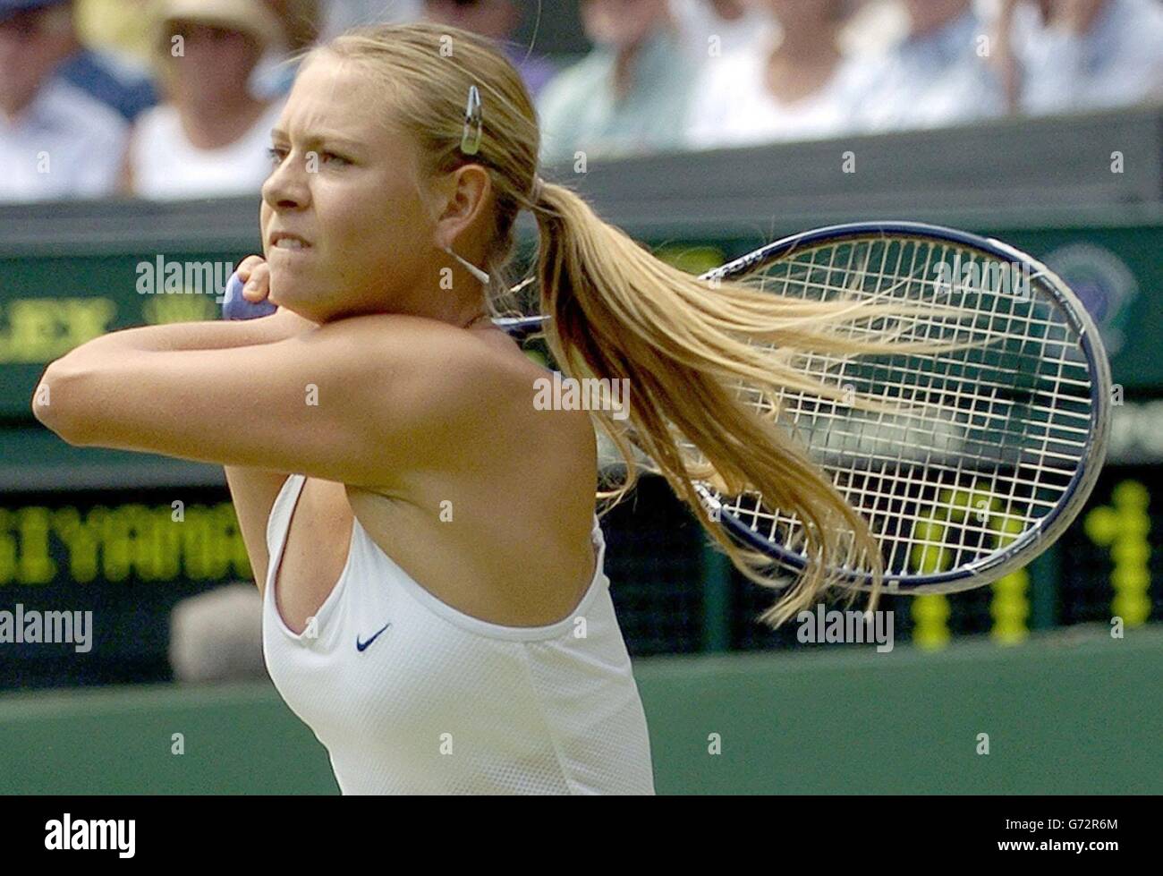 Wimbledon 2004 Maria Sharapova Stock Photo - Alamy