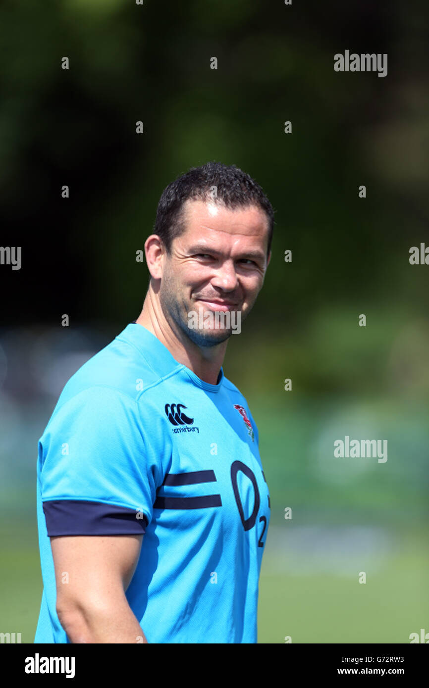 England Rugby coach Andy Farrell during a training session at Lensbury ...