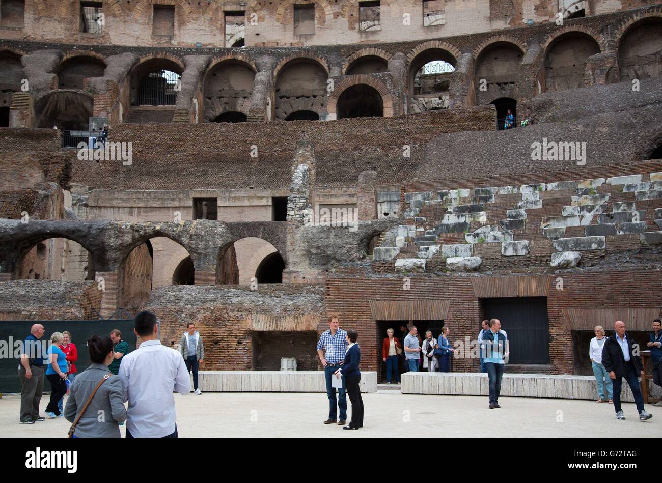 Prince Harry makes an unexpected visit to the Colosseum on the last day ...