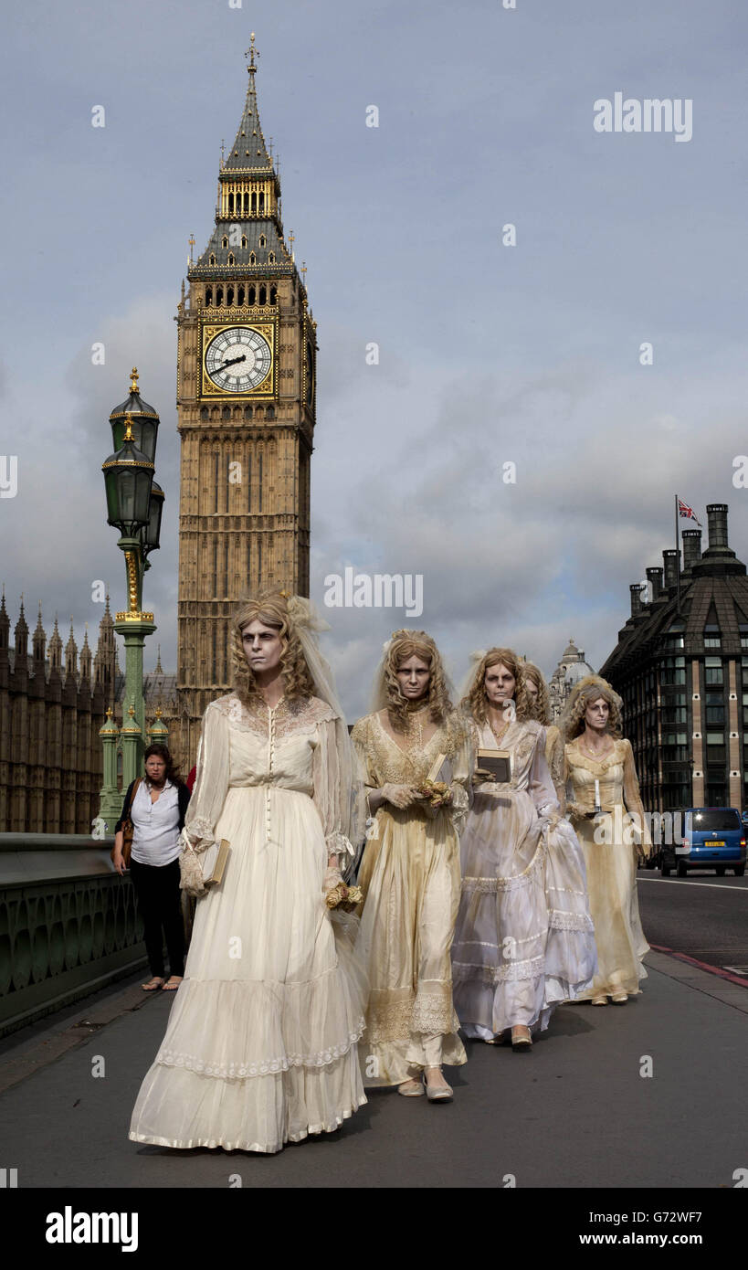 Charles dickens character hi-res stock photography and images - Alamy
