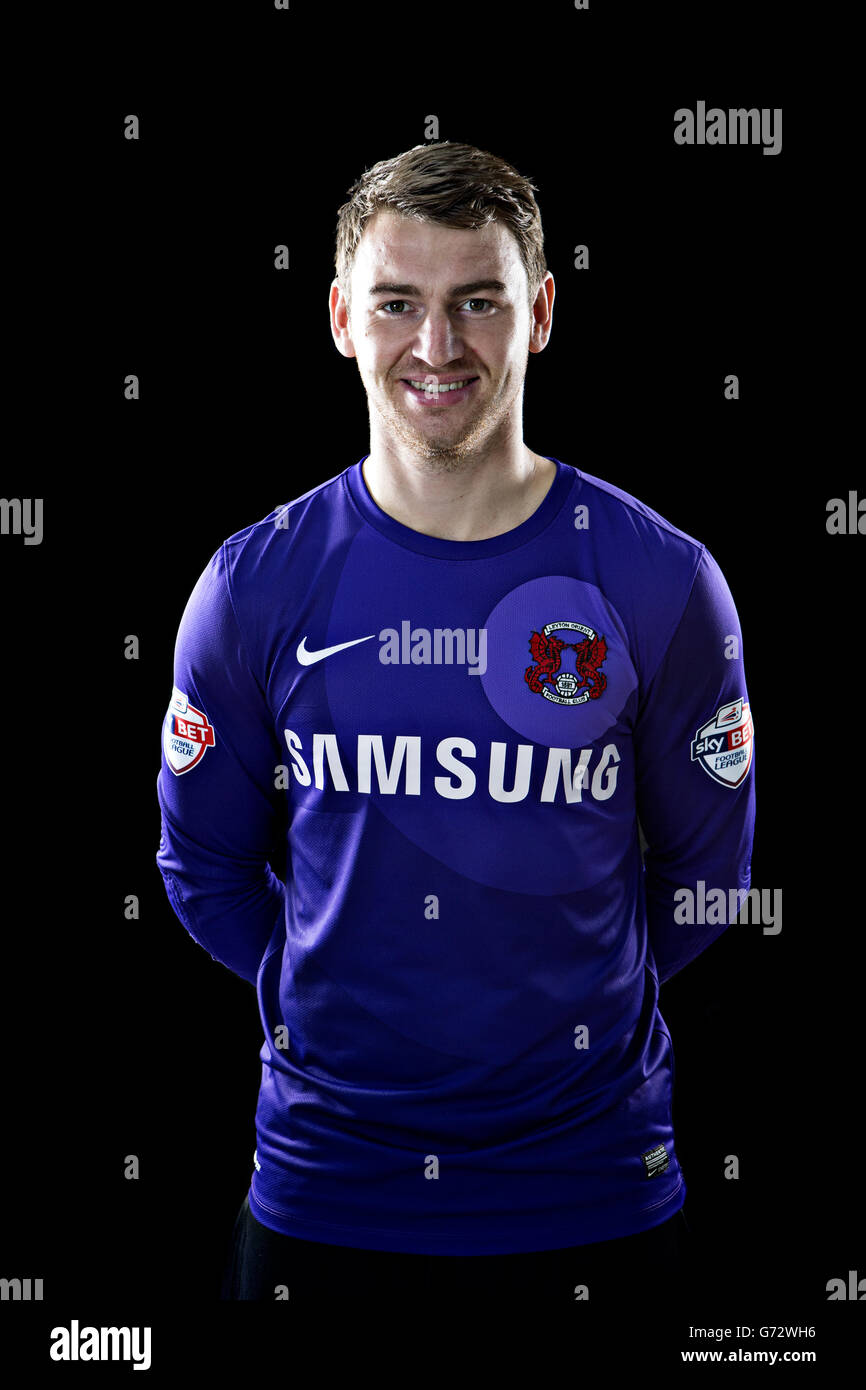 Leyton orient goalkeeper jamie jones hi-res stock photography and ...