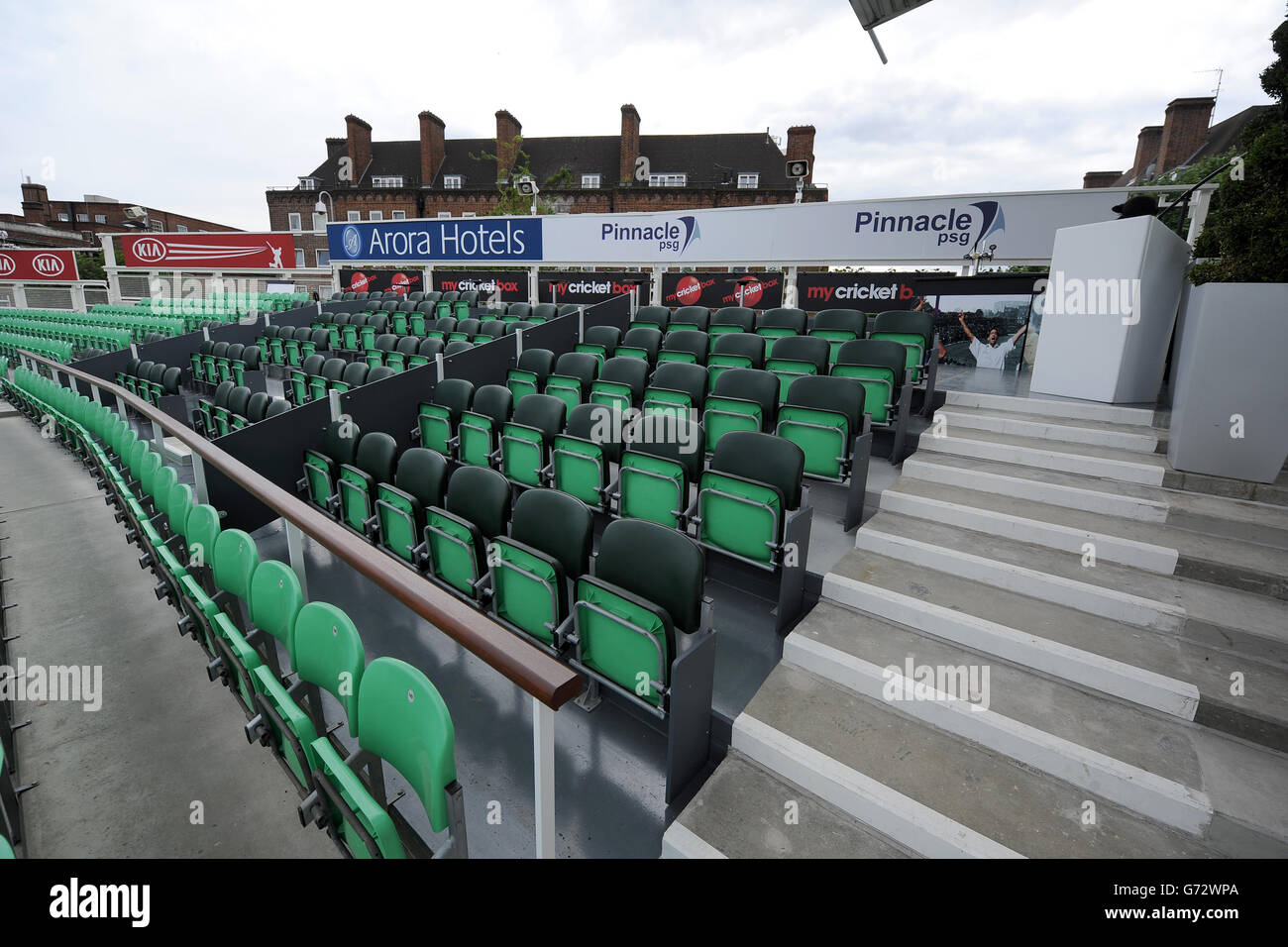 General view of seating kia oval hi-res stock photography and images ...