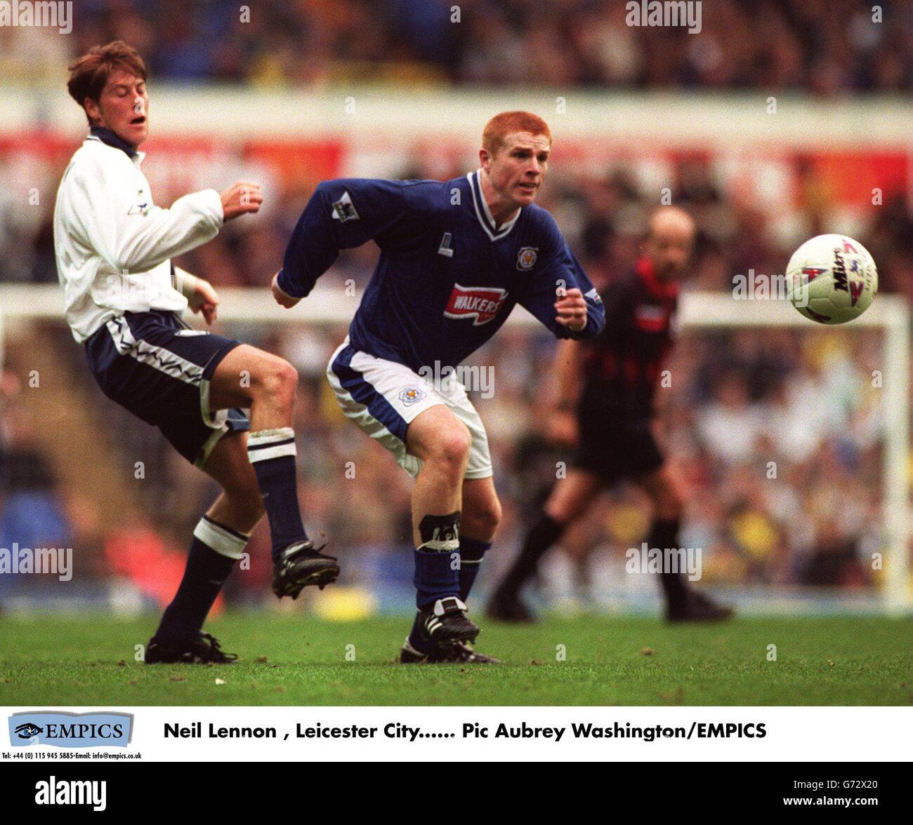 Leicester city leaves darren anderton hi-res stock photography and ...