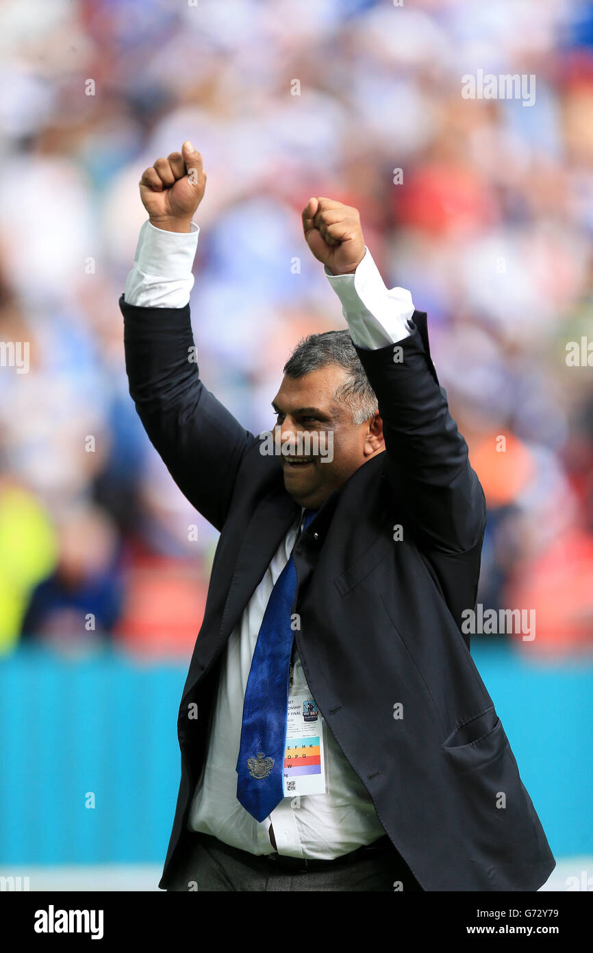 Qpr chairman tony fernandes hi-res stock photography and images - Alamy
