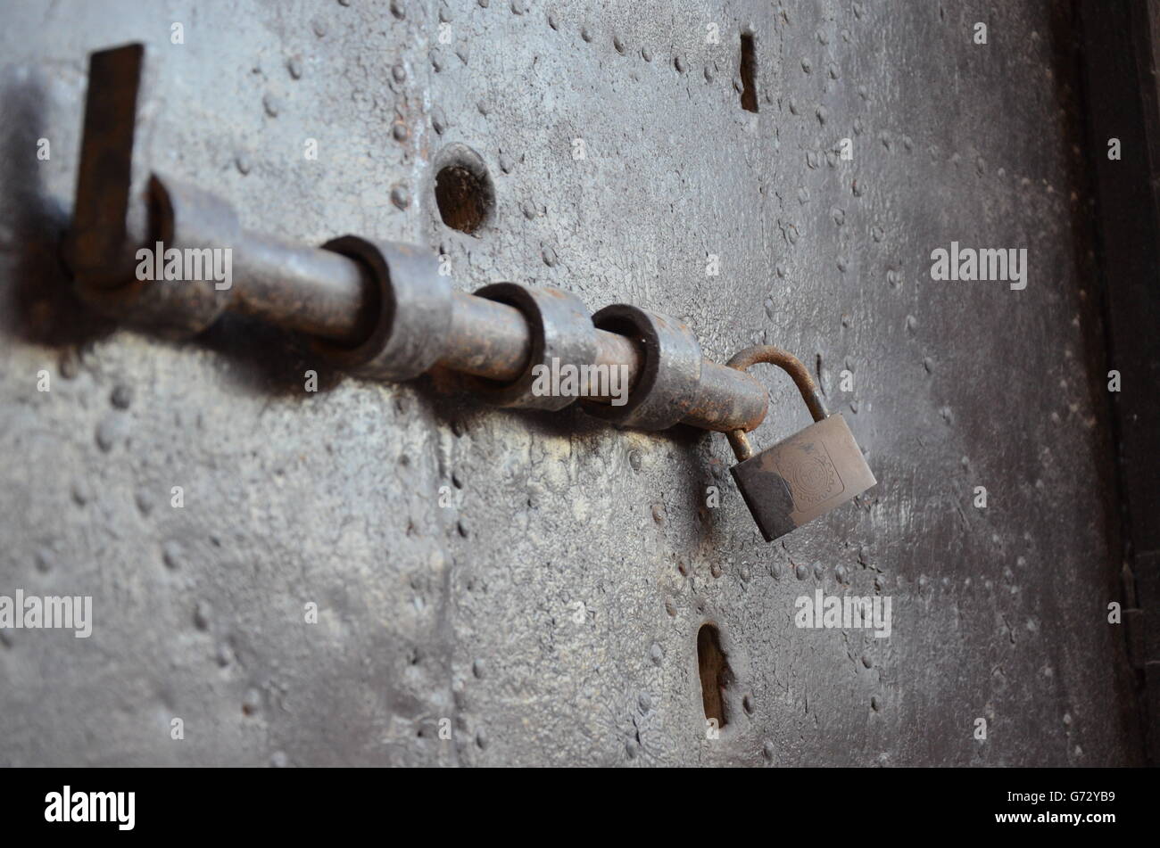 Rusty door bolt Stock Photo - Alamy