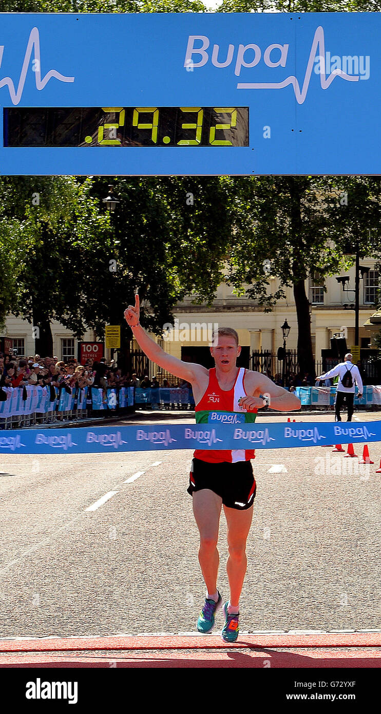 BUPA London 10,000 run Stock Photo - Alamy