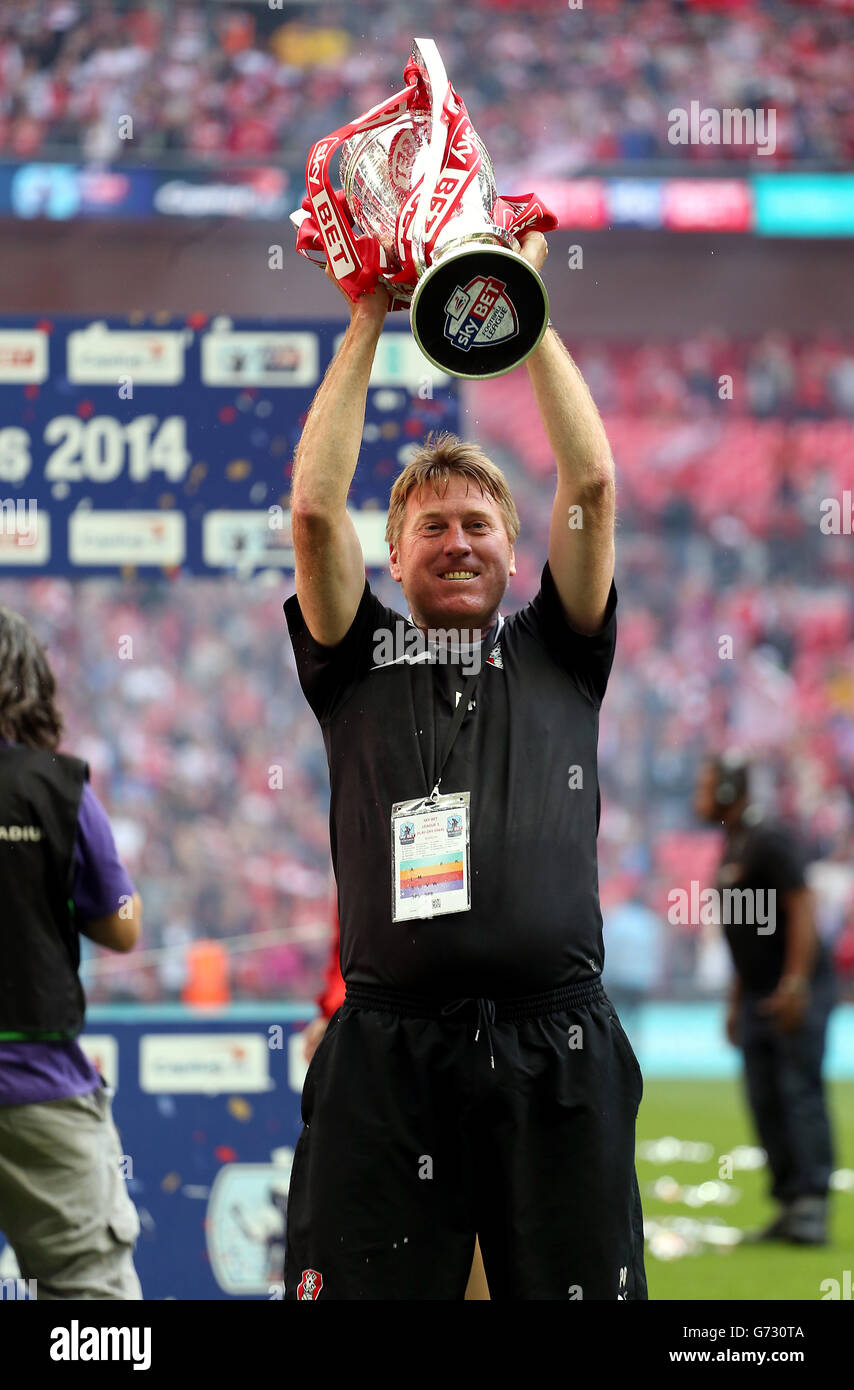 Paul raynor soccer hi-res stock photography and images - Alamy