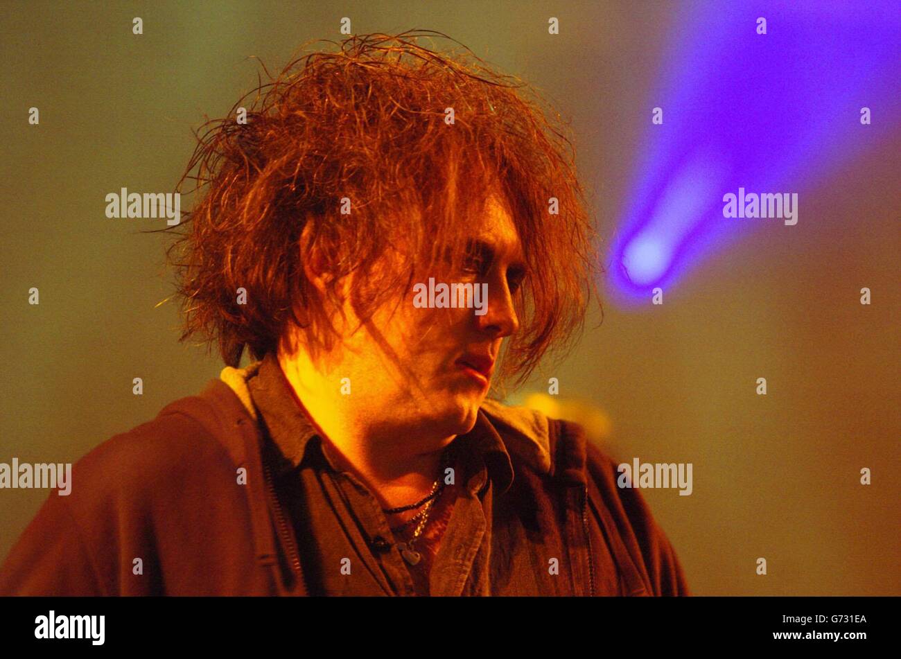 Robert smith the cure hi-res stock photography and images - Alamy