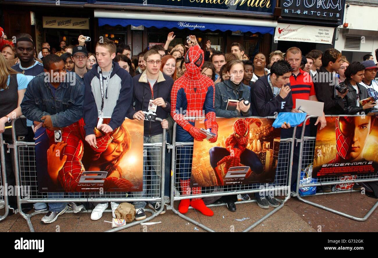 Celebrity arriving film showbiz premiere spiderman costume crowd fans ...