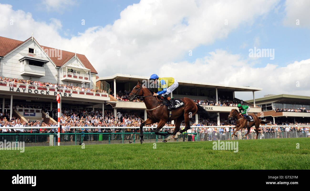 Horse racing sandy lane stakes haydock park racecourse hi-res stock ...