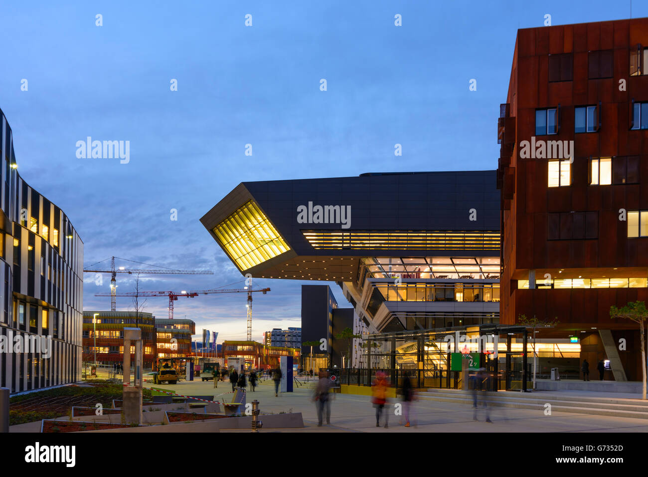 Night university center hi-res stock photography and images - Alamy