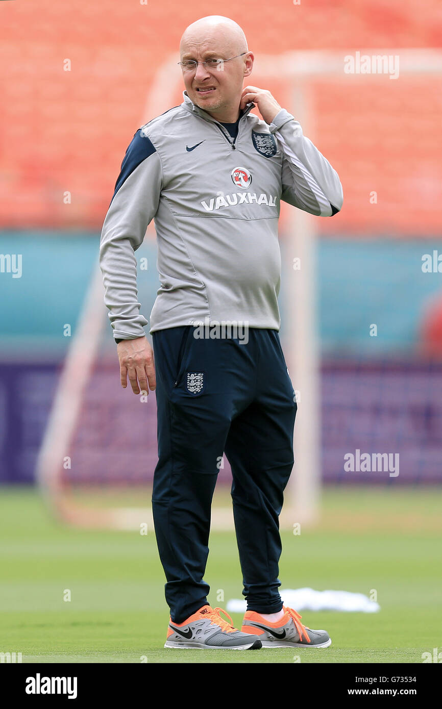 David Wexler, team doctor during a training session at the Sun Life ...