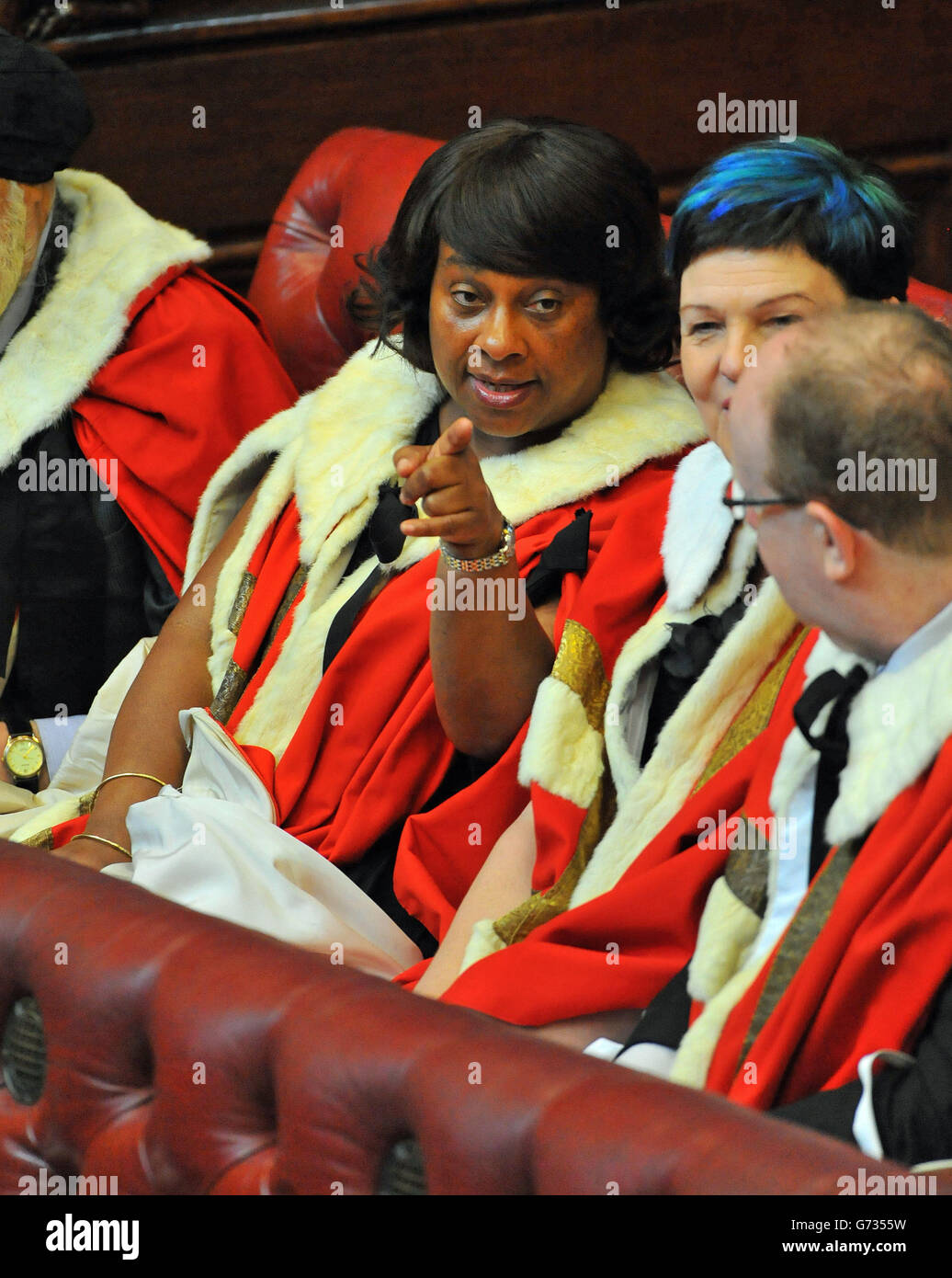 Queen elizabeth ii delivers state opening parliament in house lords hi ...