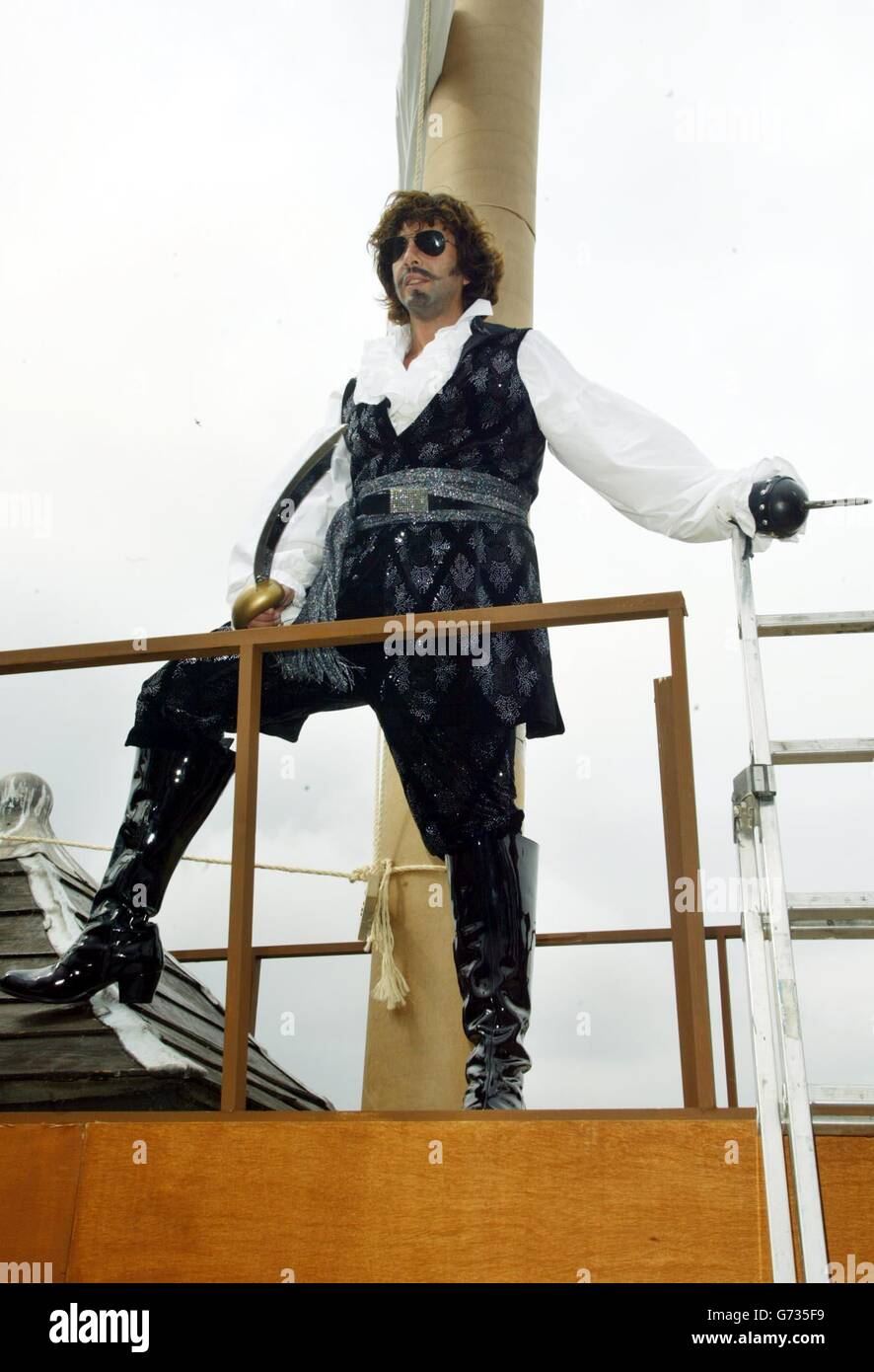 Lawrence Llewelyn-Bowen, dressed as Captain Hook joined thousands of ...