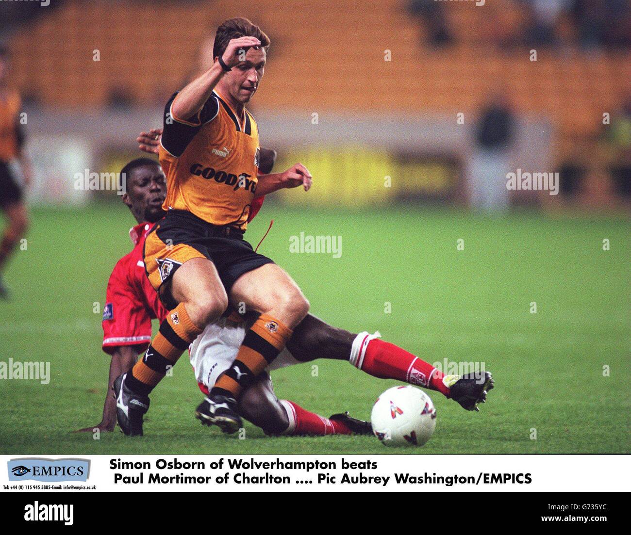 Simon Osborn of Wolverhampton beats Paul Mortimer of Charlton Stock ...