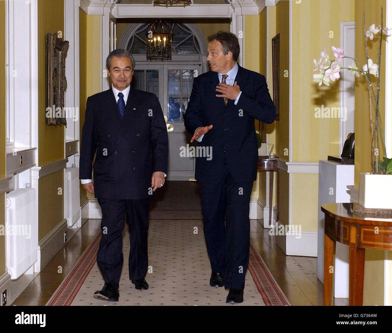 Tony blair abdullah ahmed badawi hi-res stock photography and images ...