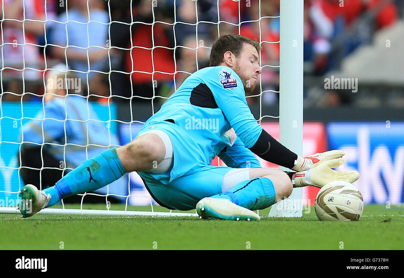 Rotherham united goalkeeper adam collin hi-res stock photography and ...