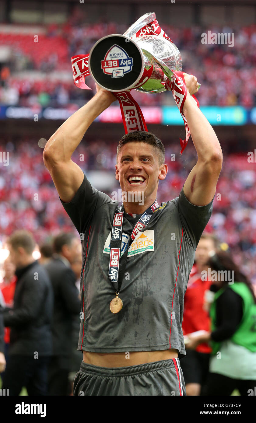 Rotherham united alex revell hi-res stock photography and images - Alamy