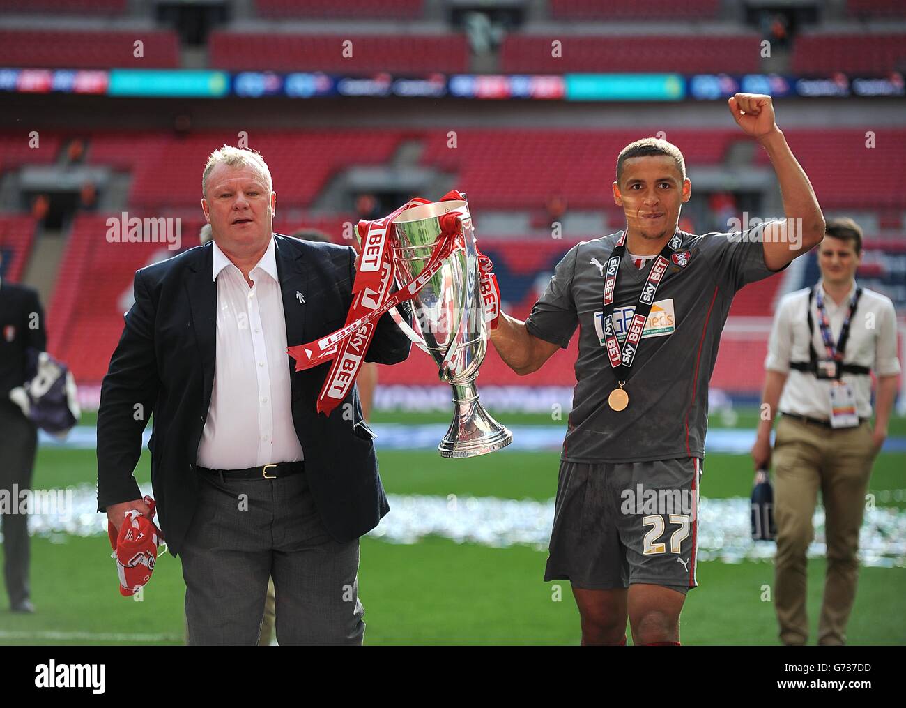 Steve evans trophy hi-res stock photography and images - Alamy