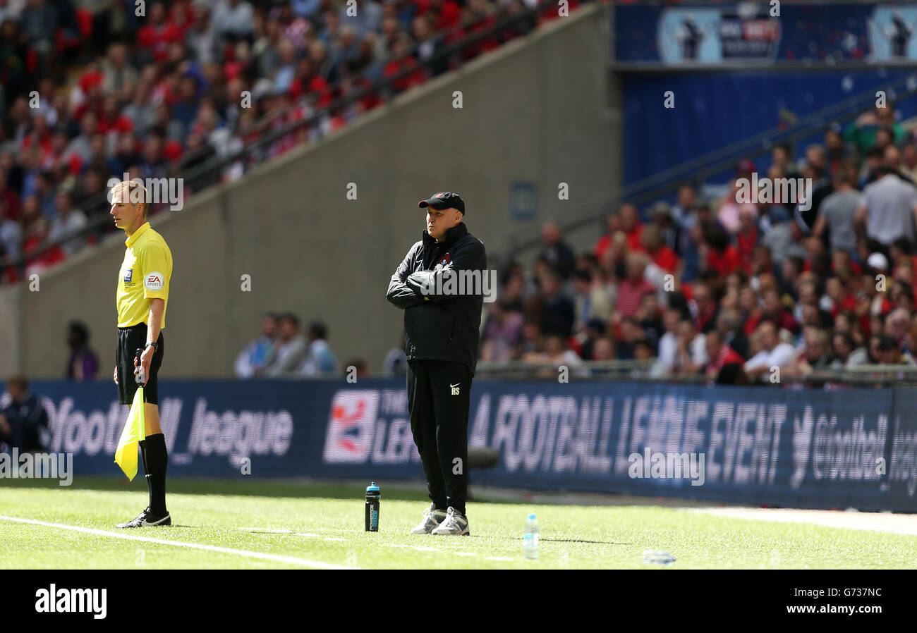 Leyton orients manager russell slade on the touchline hi-res stock ...