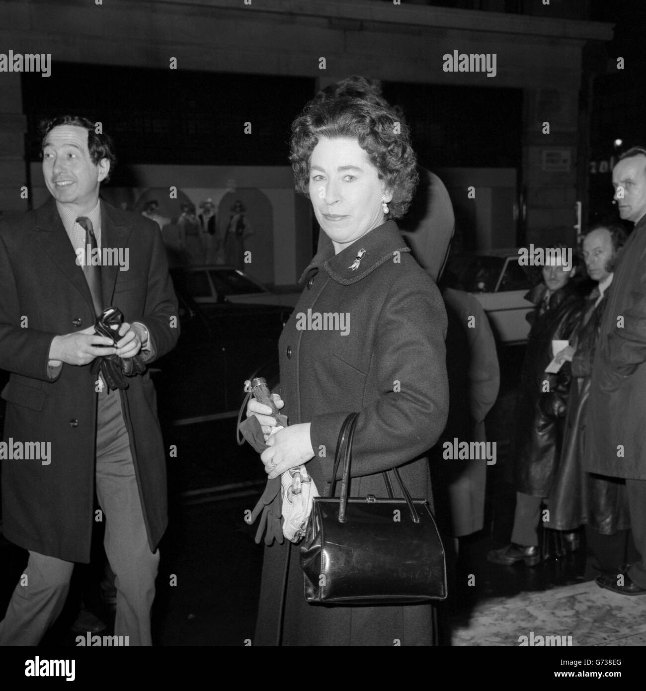 Queen elizabeth ii lookalike jeanette charles hi-res stock photography ...