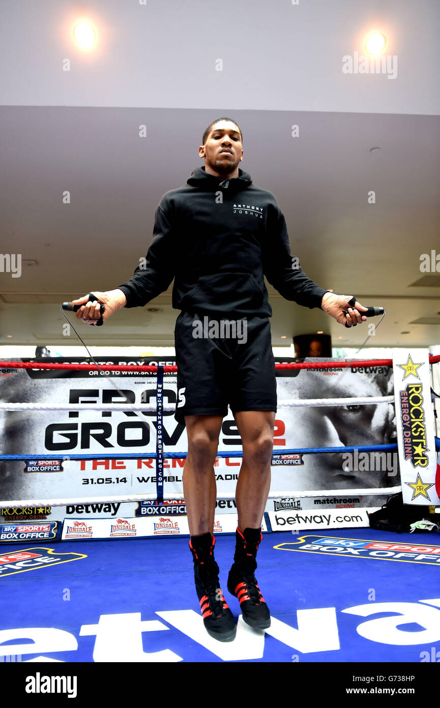 Anthony joshua during a workout at westfield shopping centre hi-res ...