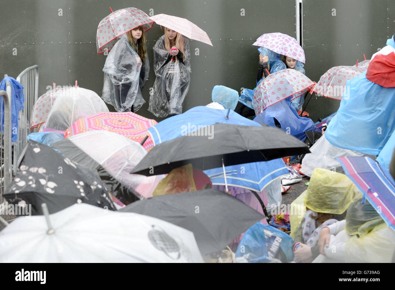 One Direction fans in Sunderland Stock Photo - Alamy