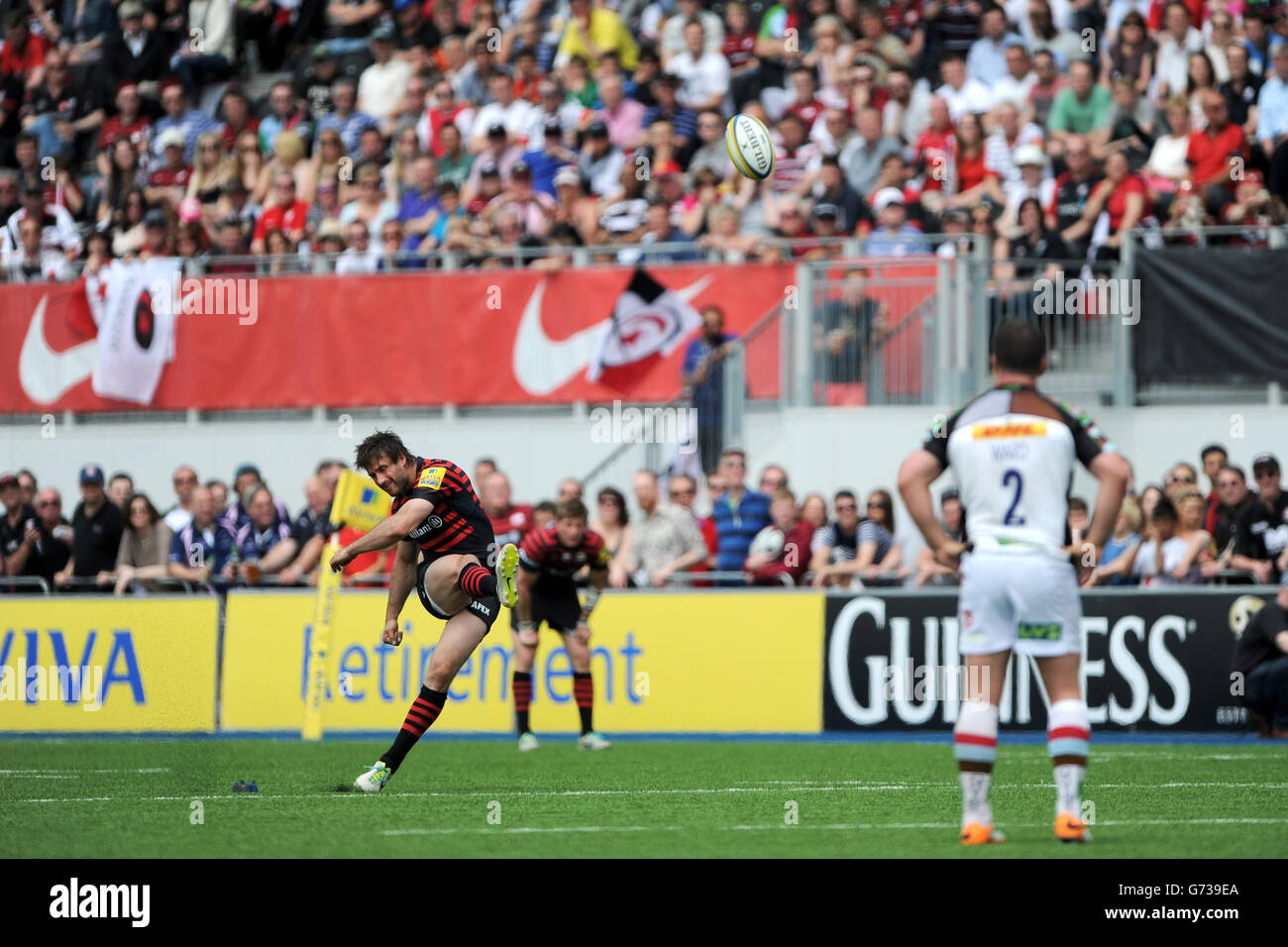 Saracens marcelo bosch kicks at goal hi-res stock photography and ...