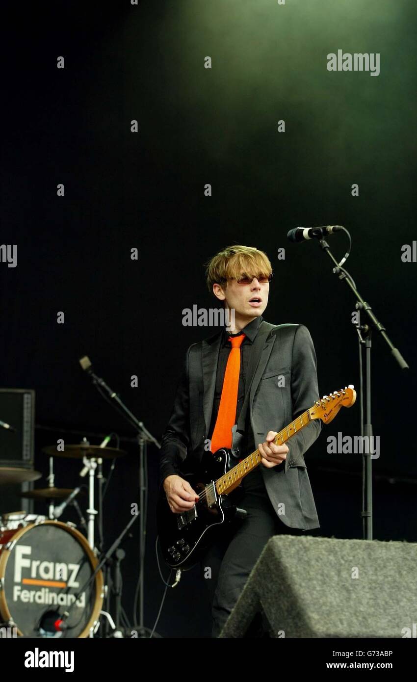 Lead singer if franz ferdinand hi-res stock photography and images - Alamy