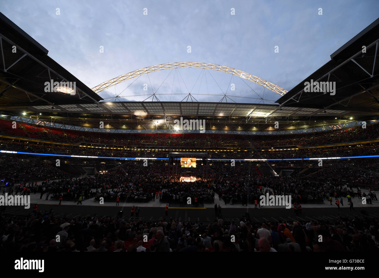 A general view boxing ring wembley stadium hi-res stock photography and ...
