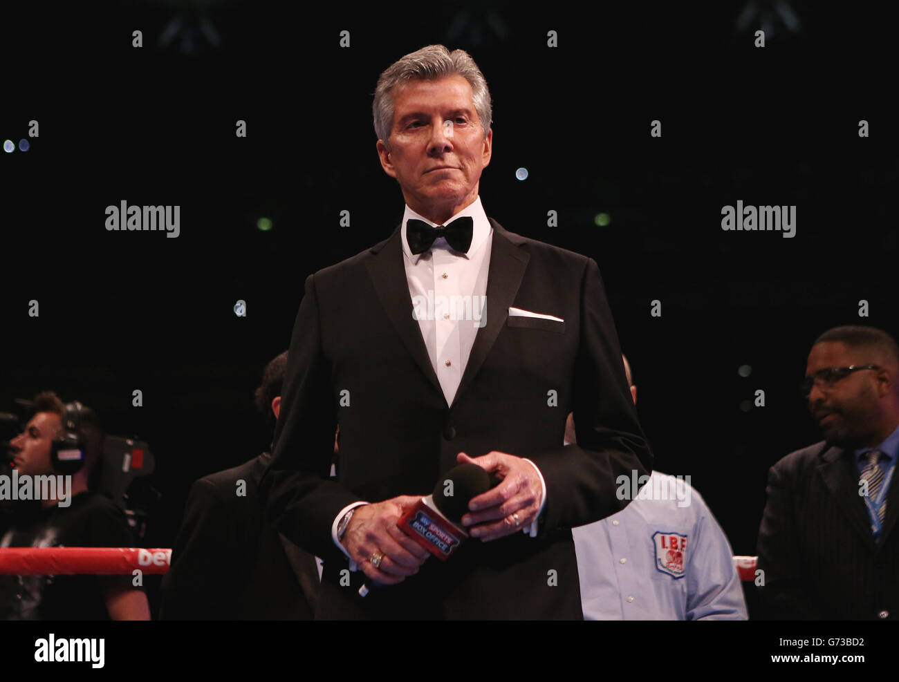Announcer Michael Buffer before the IBF and WBA World Super ...