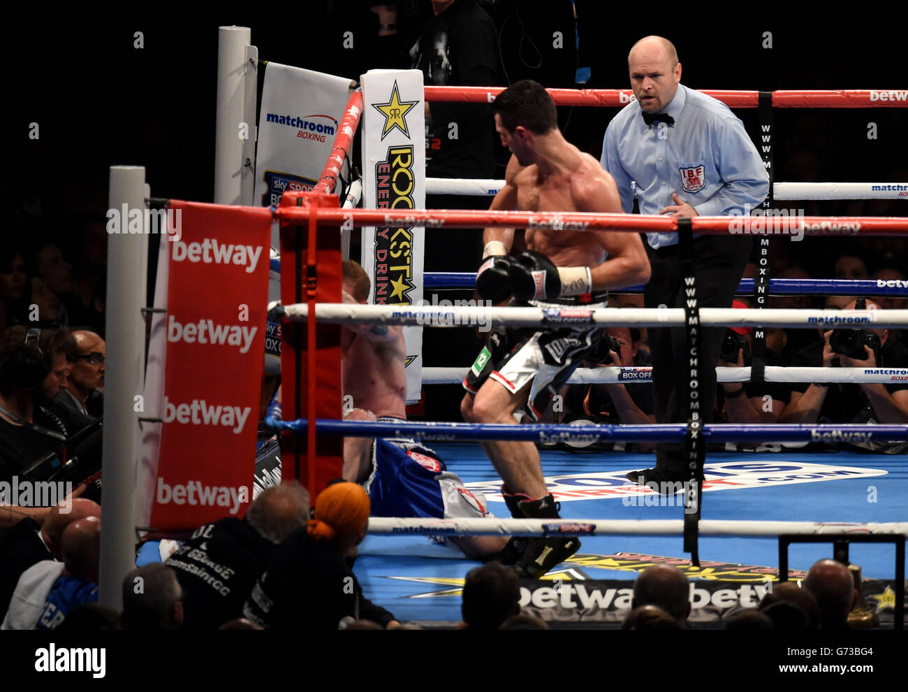 Ibf and wba world super middleweight title hi-res stock photography and ...