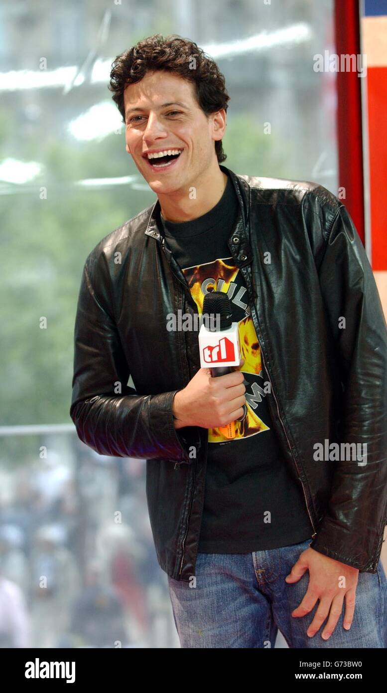 Actor Ioan Gruffudd during his guest appearance on MTV's TRL - Total ...