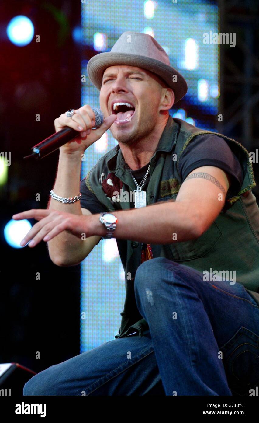 Matt goss performing on stage hi-res stock photography and images - Alamy